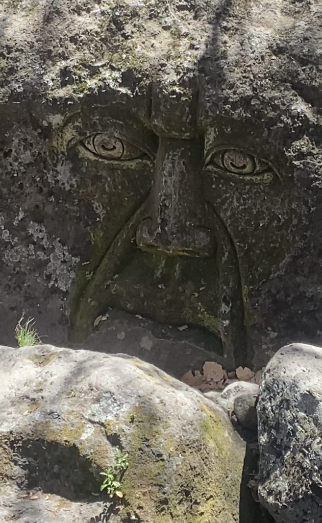 Rostros cincelados en rocas se vuelven virales - Noticias de Querétaro