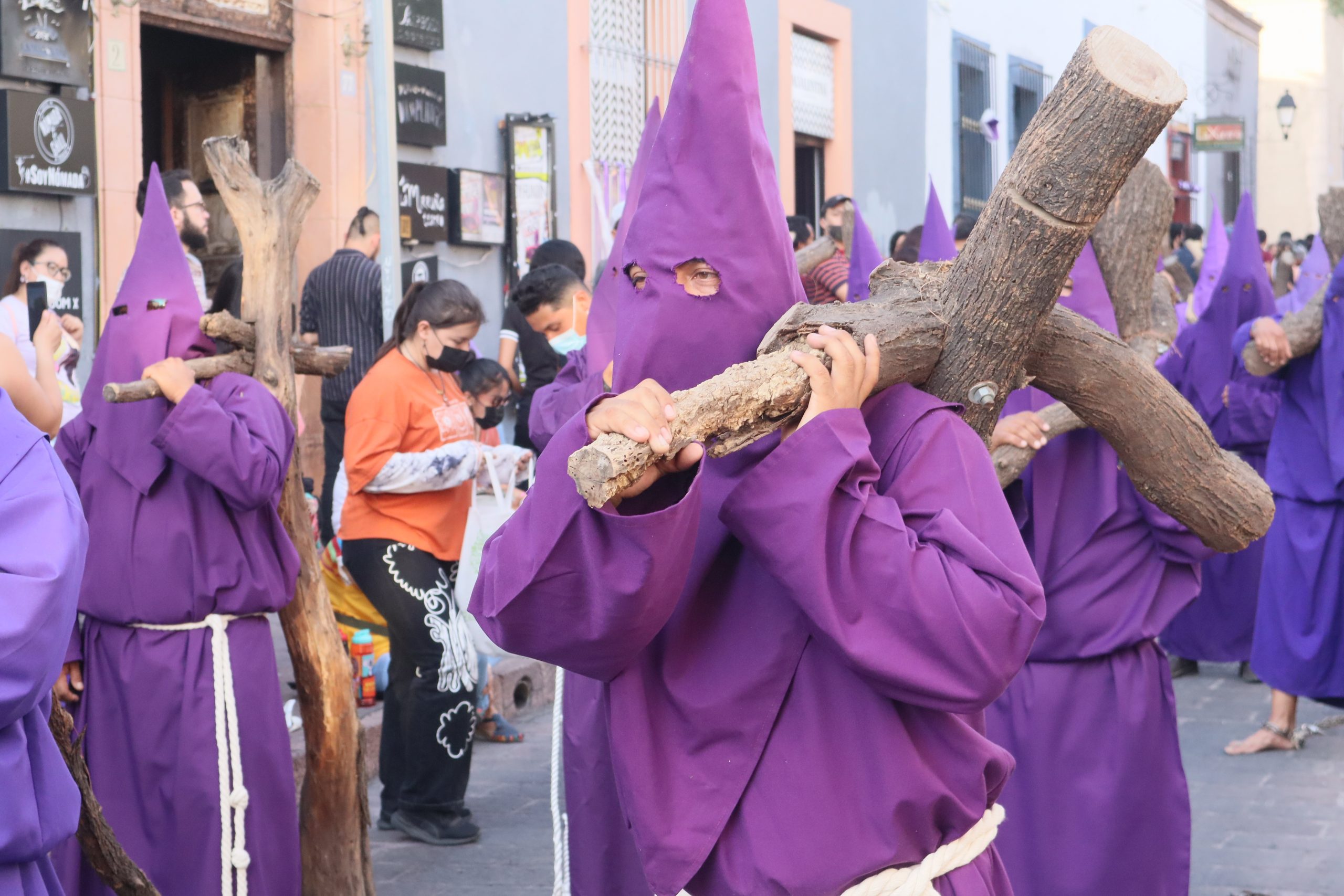 Más de mil participantes en la Procesión del Silencio - Noticias de ...