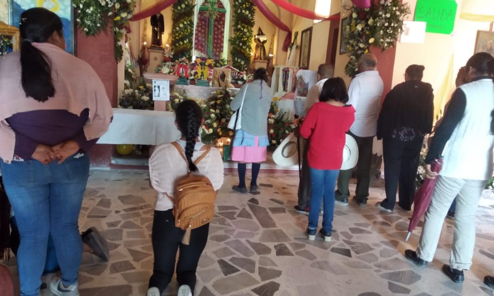 La Capilla de la Santa Cruz de Bernal recibe cientos de visitas ...