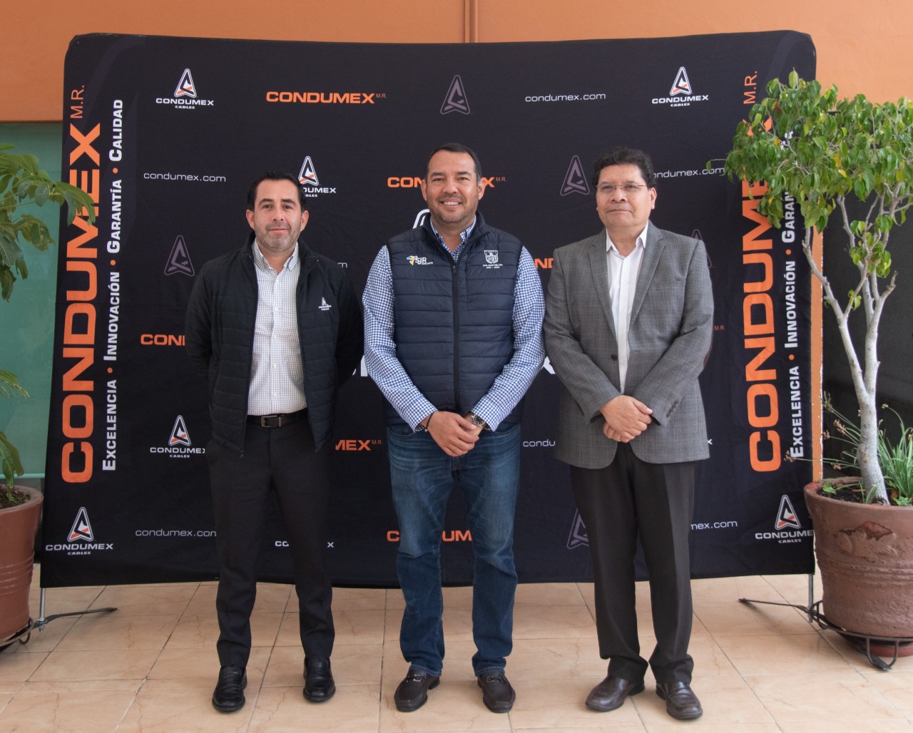 Reconoce Condumex a Roberto Cabrera - Noticias de Querétaro