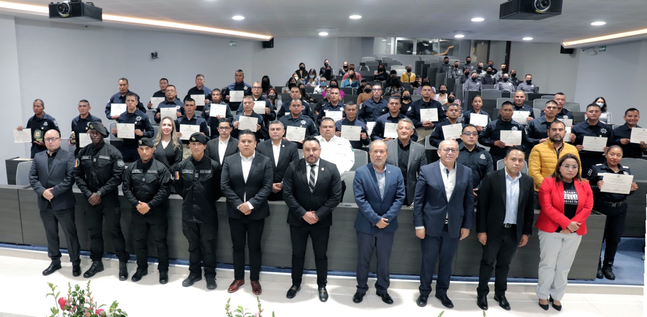 Egresan policías capacitados por Policía Nacional de Colombia ...