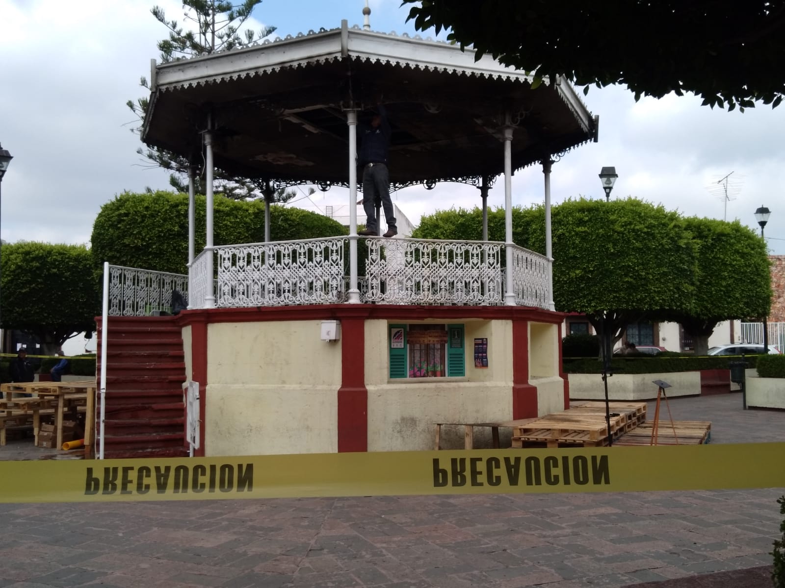 Queman ofrenda monumental en San Juan del Río - Noticias de Querétaro