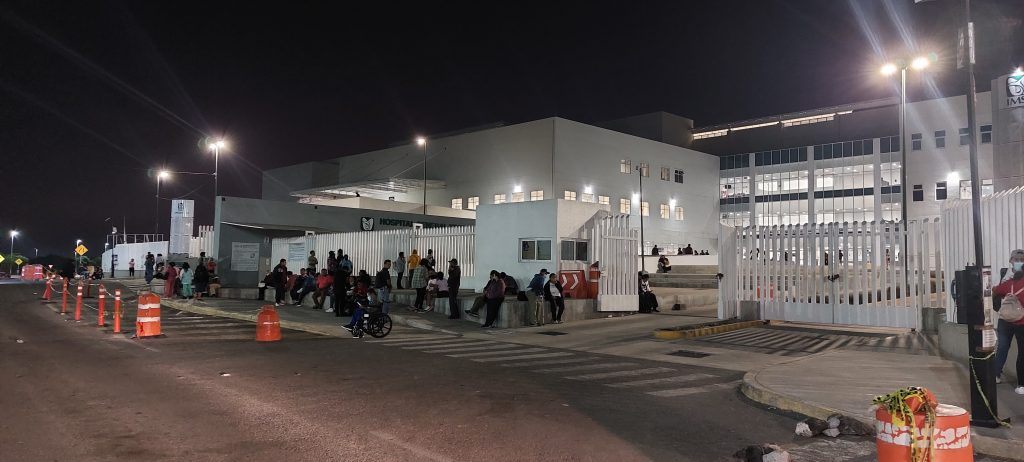 Familia de Rafael se la vive complicada; su hermano lucha por su vida ...