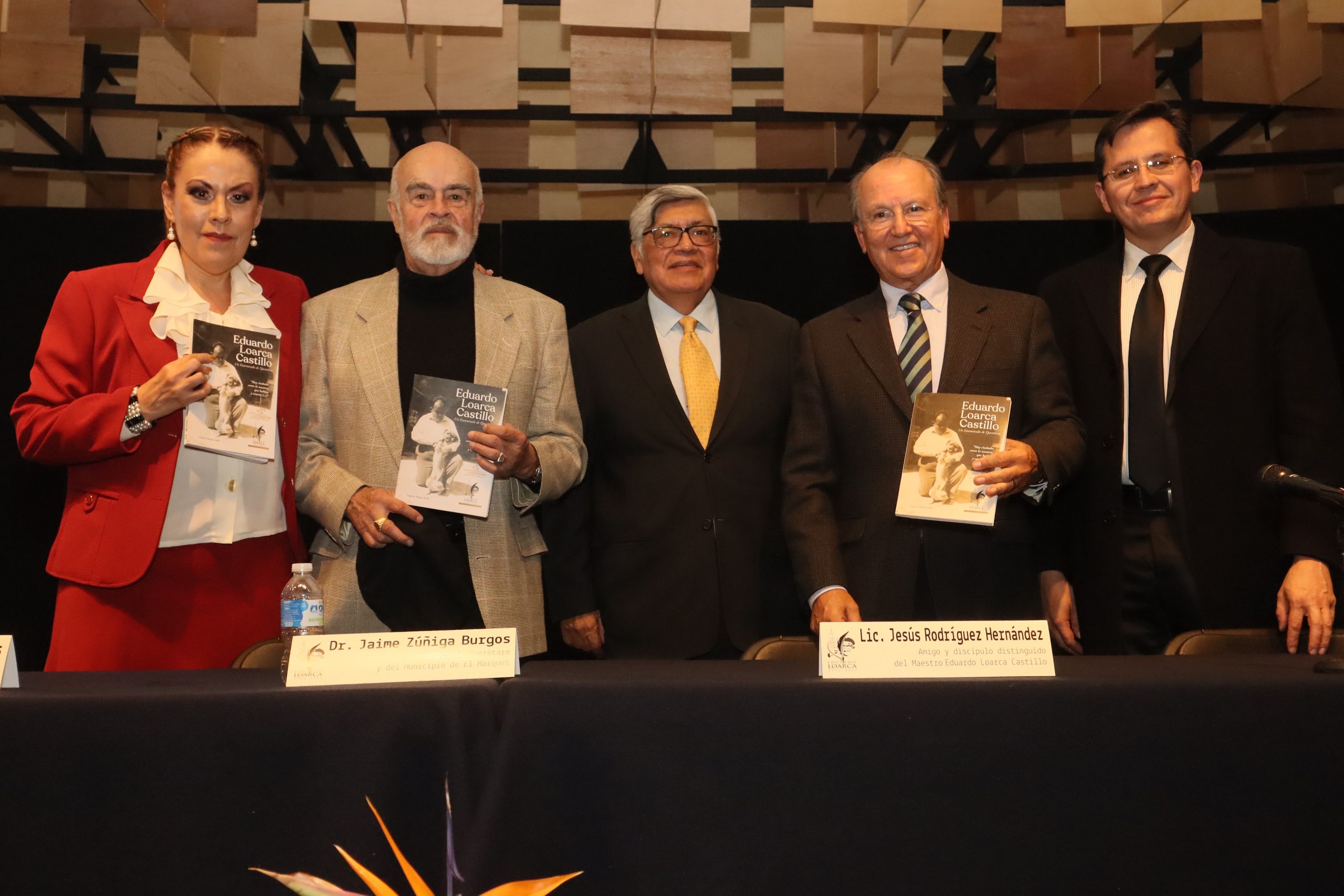 Presentan "Eduardo Loarca Castillo. Un enamorado de Querétaro ...