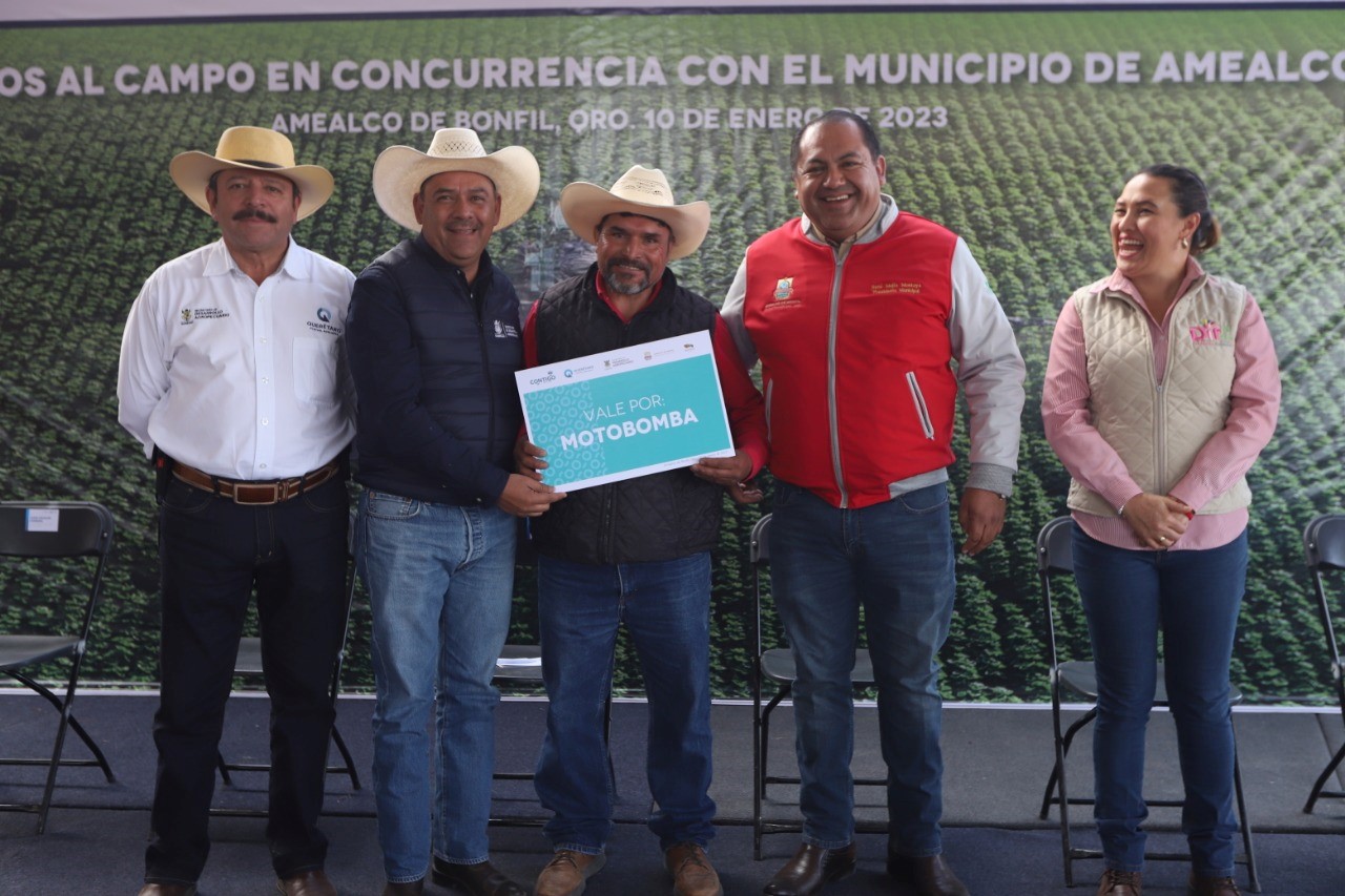 Entrega SEDEA apoyos en Amealco de Bonfil - Noticias de Querétaro