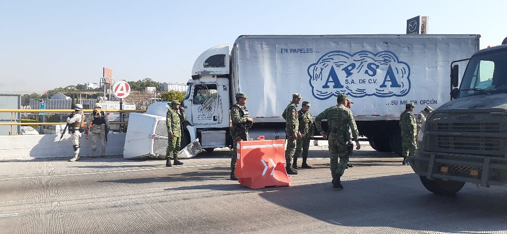 Torton embiste unidades donde viajaban elementos del Ejército Mexicano ...