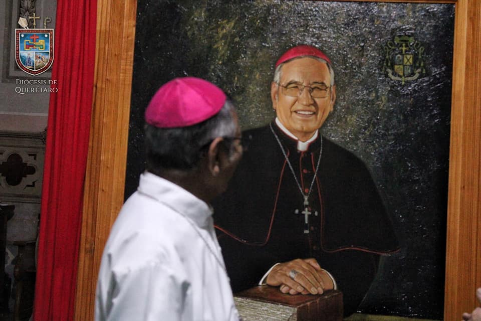Devela Mons. Fidencio López Plaza su retrato como X Obispo de Querétaro ...