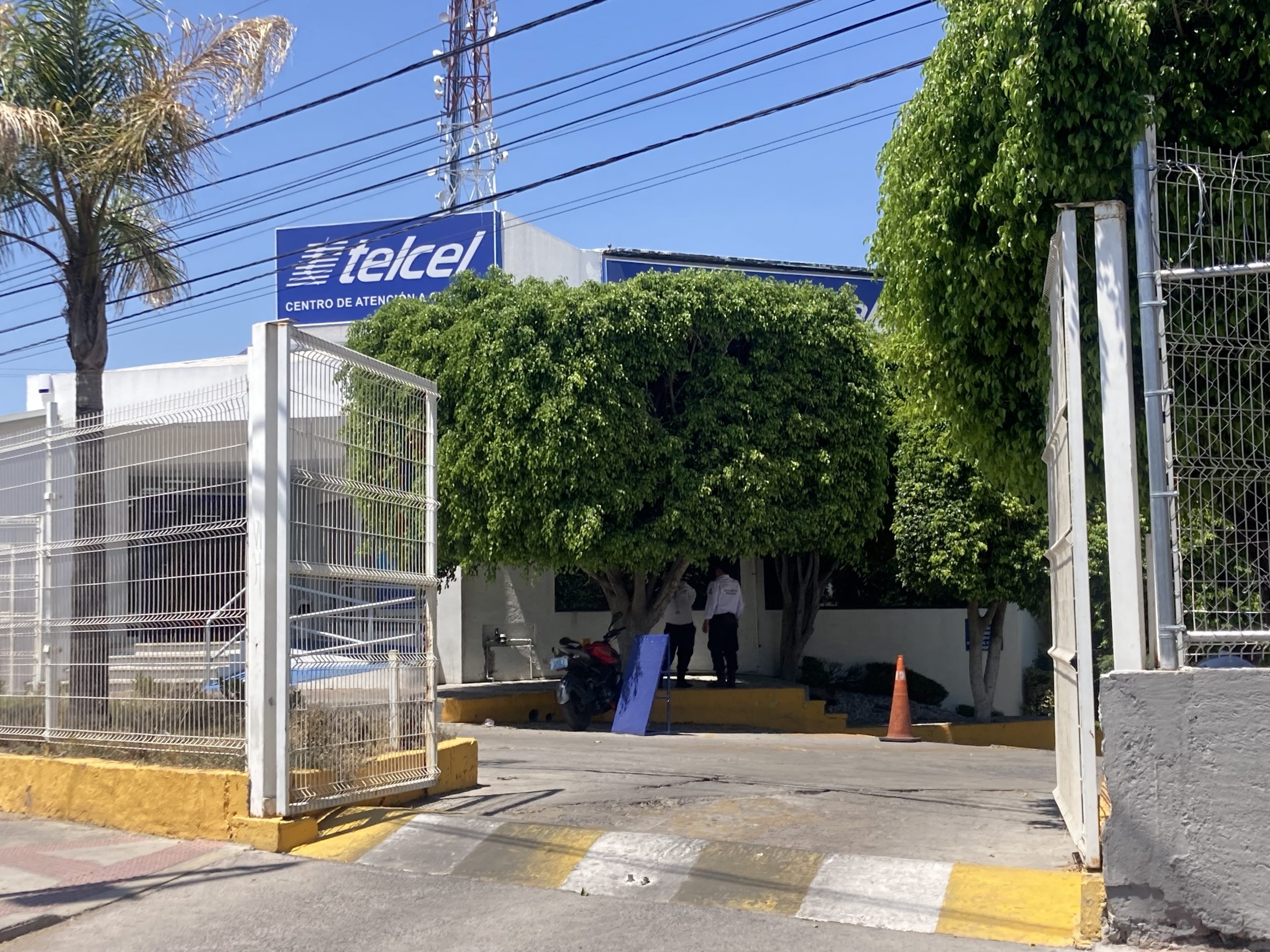 Roban Centro de Atención de una telefonía celular - Noticias de Querétaro