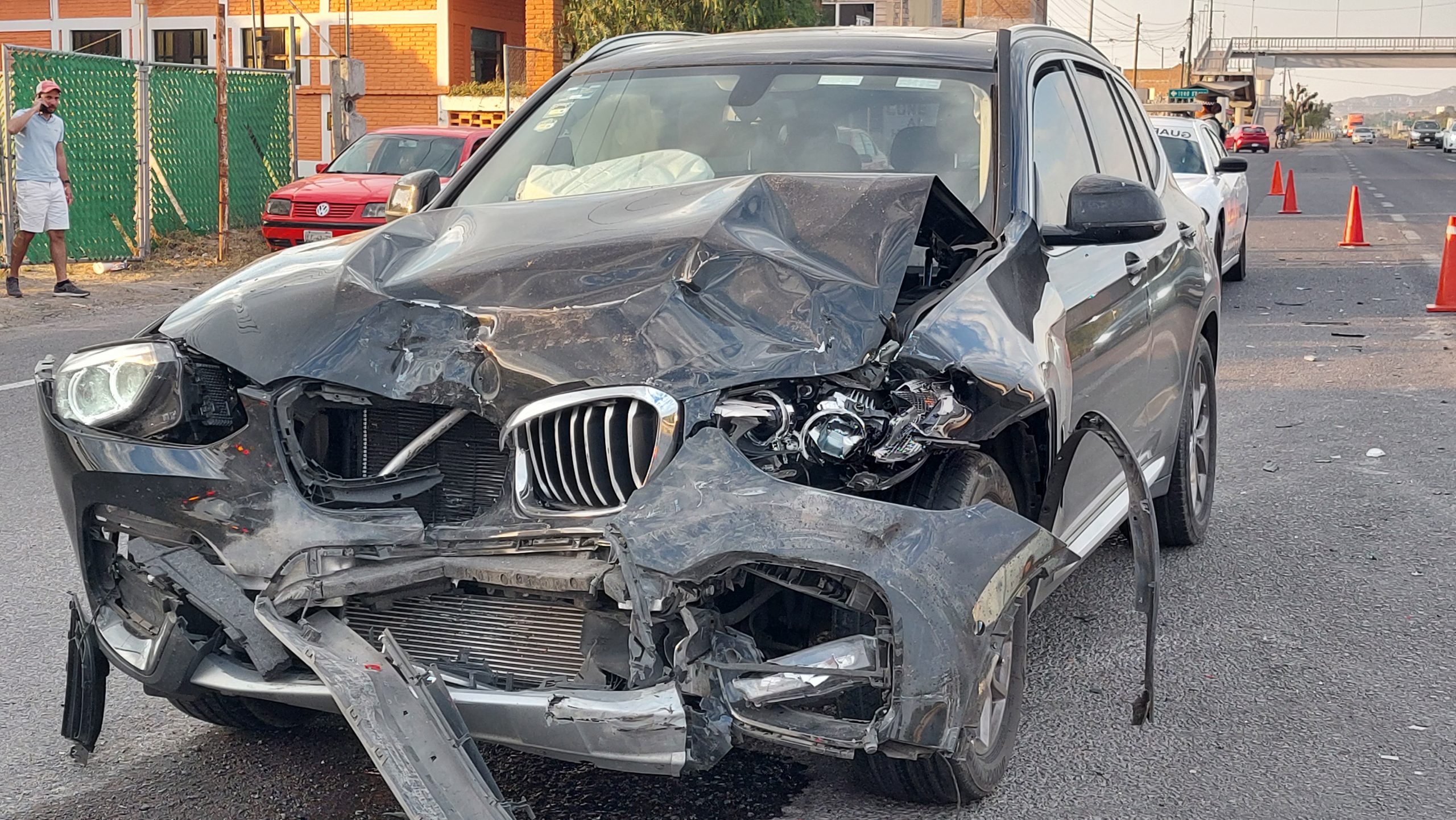 Dos heridos en fuerte colisión por alcance - Noticias de Querétaro