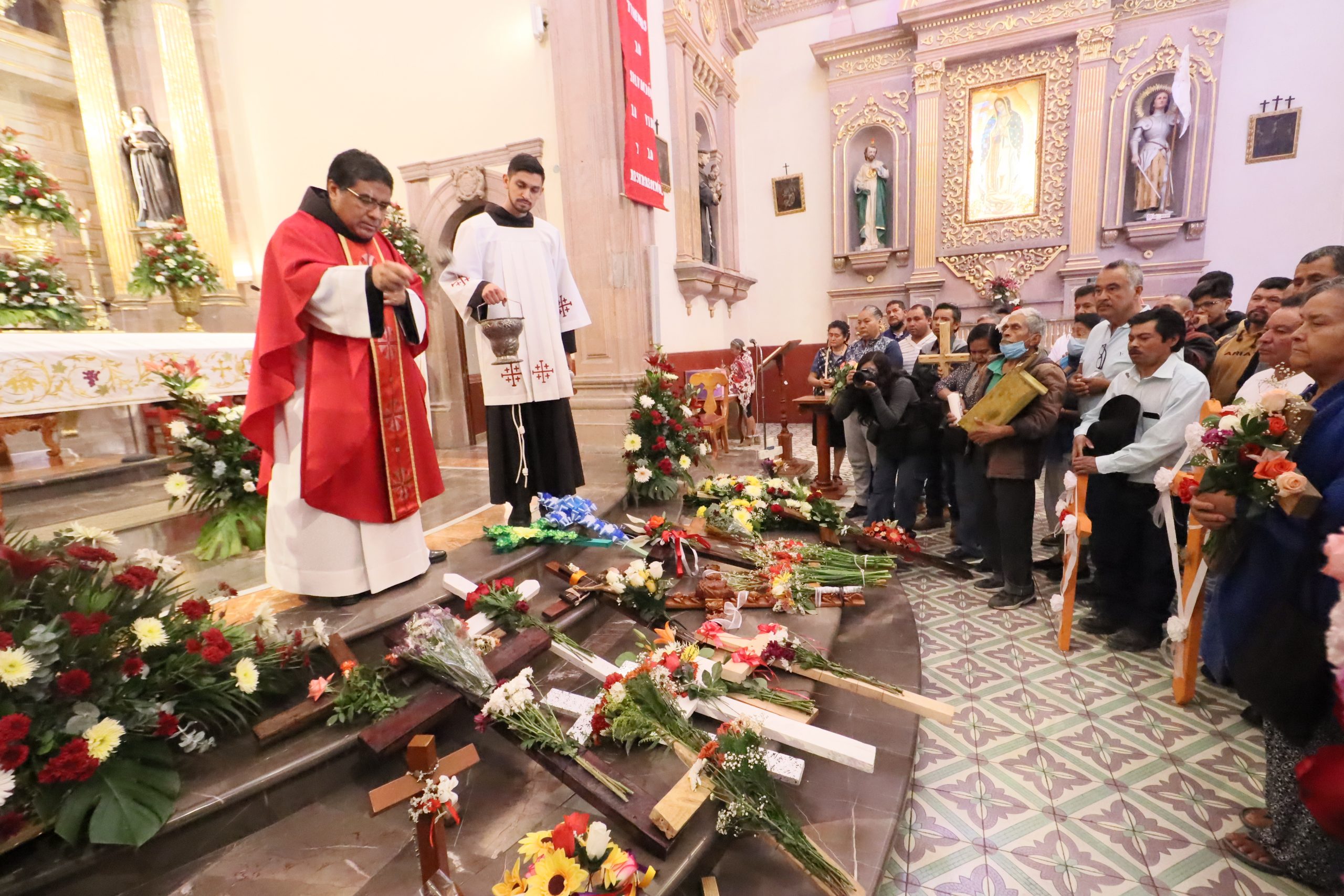 Celebran la Fiesta de la Santa Cruz - Noticias de Querétaro