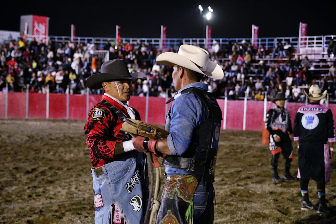 IMPRESIONANTE RODEO AMERICANO EN LA FERIA DE QUERETARO - Noticias de ...