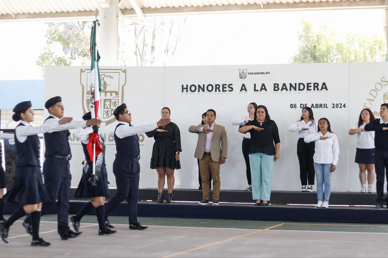 Realizan honores a la Bandera en la Escuela Normal Andrés Balvanera ...