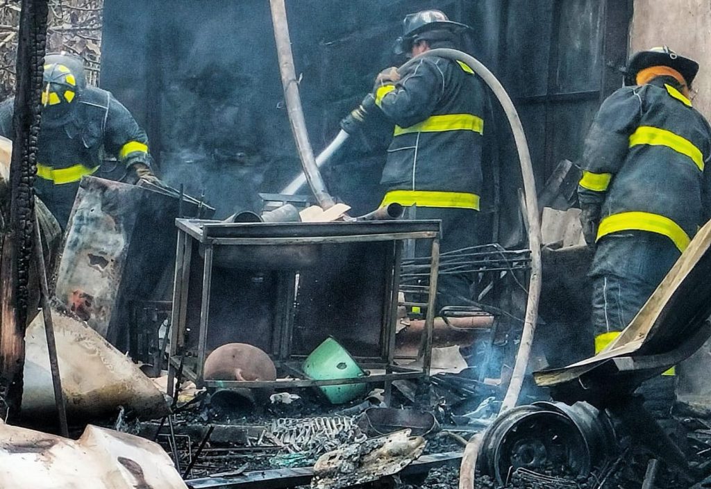 Logran sofocar incendio - Noticias de Querétaro