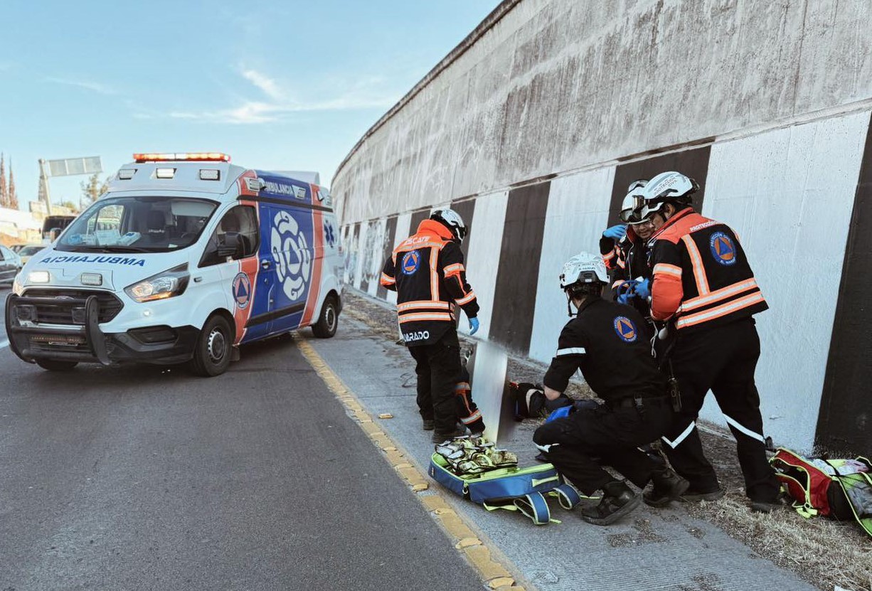 Lesionado tras precipitarse de 5 metros - Noticias de Querétaro