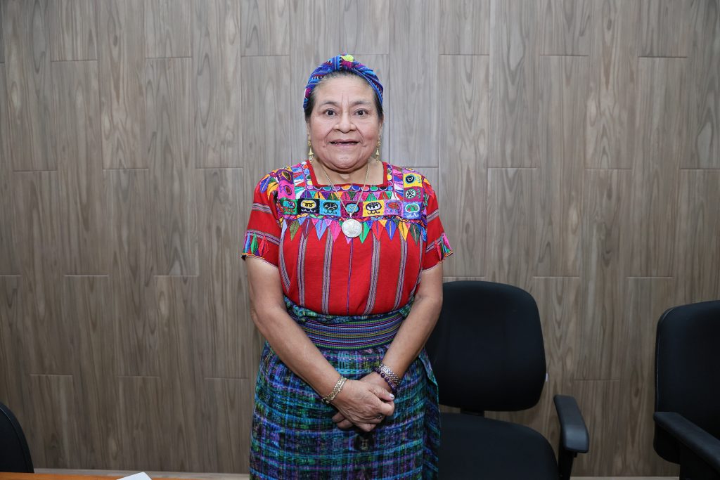 Poner un alto a la criminalización de la población indígena: Rigoberta ...