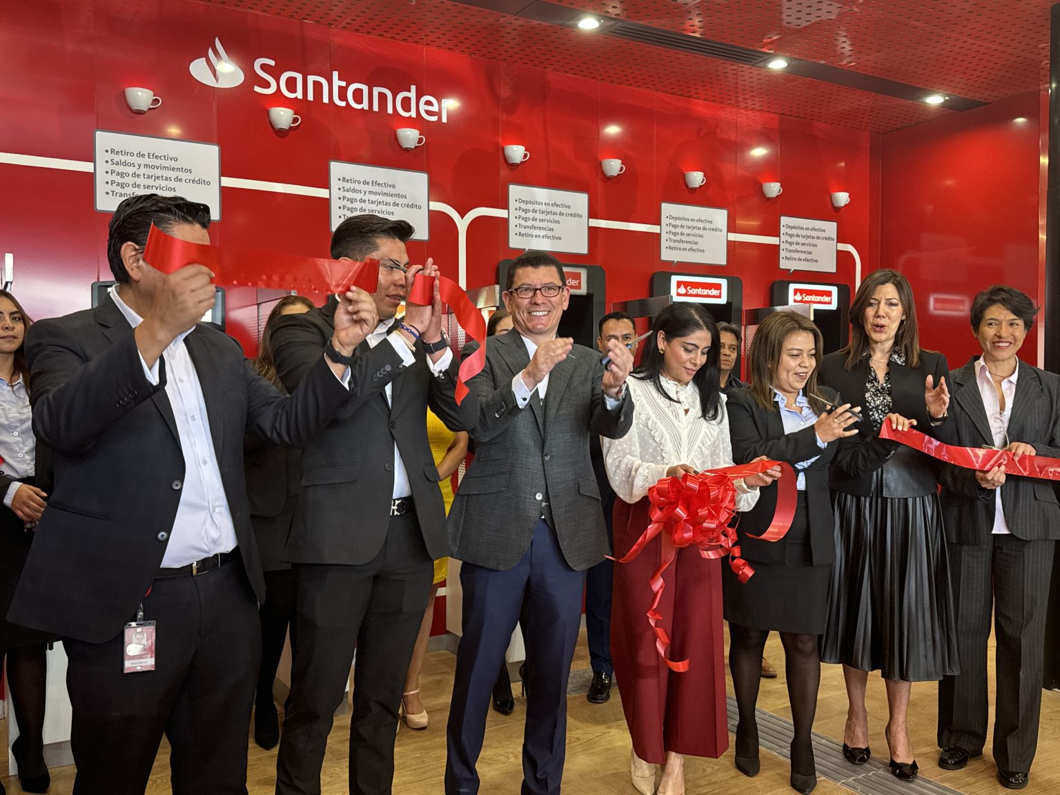 Santander inaugura nueva sucursal en Zibatá - Noticias de Querétaro