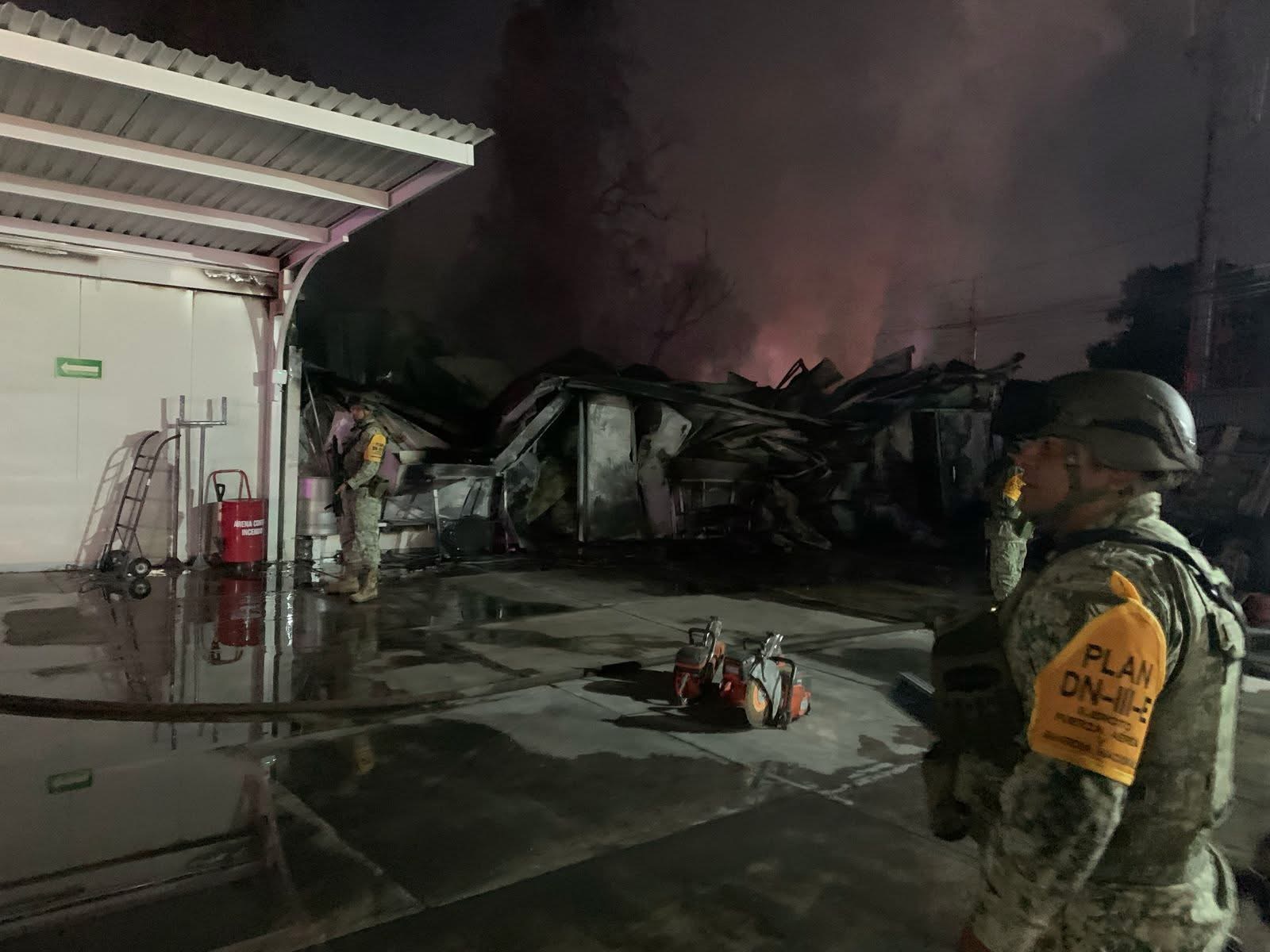 Se incendia bodega en El Retablo - Noticias de Querétaro