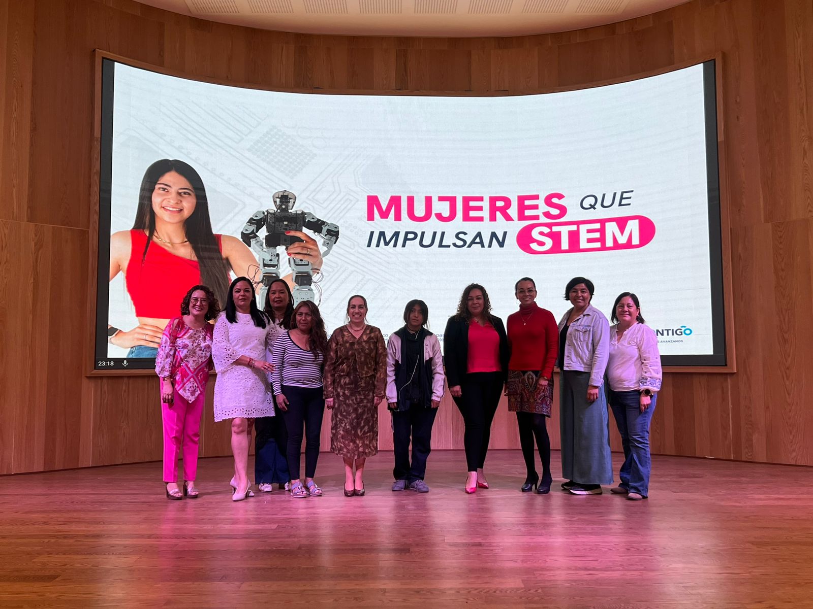 Las mujeres que impulsan STEM representan el 15.5% en el país ...
