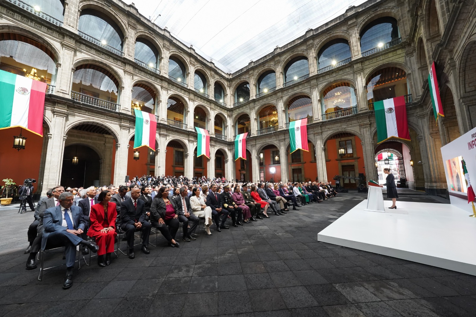 Presenta Claudia Sheinbaum su primer informe de gobierno - Noticias de Querétaro