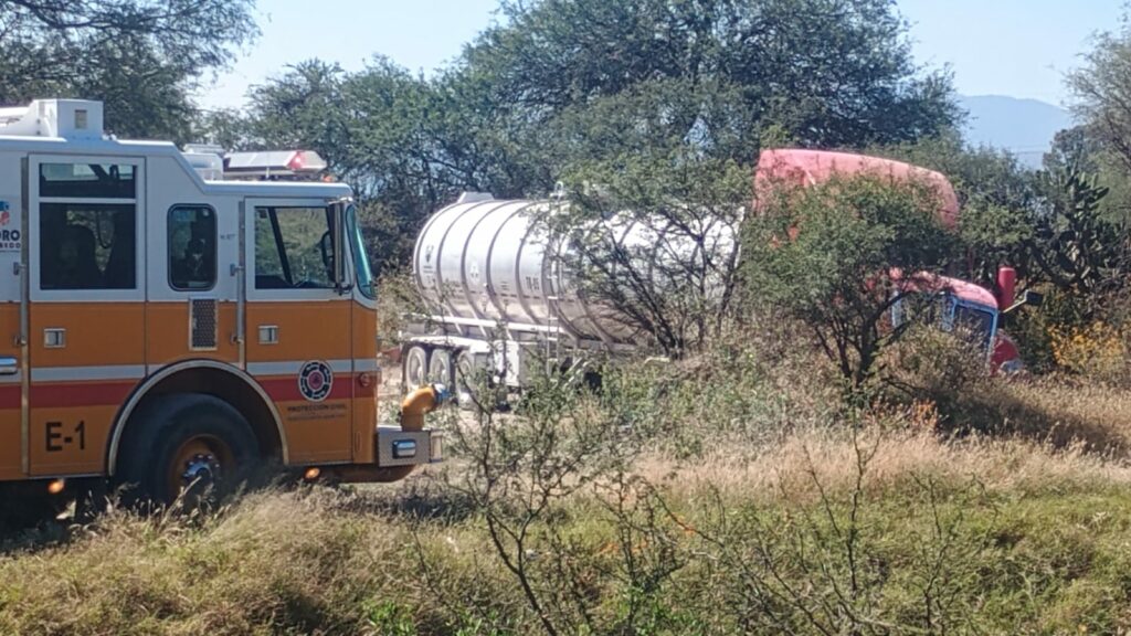 Detectan toma clandestina y aseguran pipa - Noticias de Querétaro