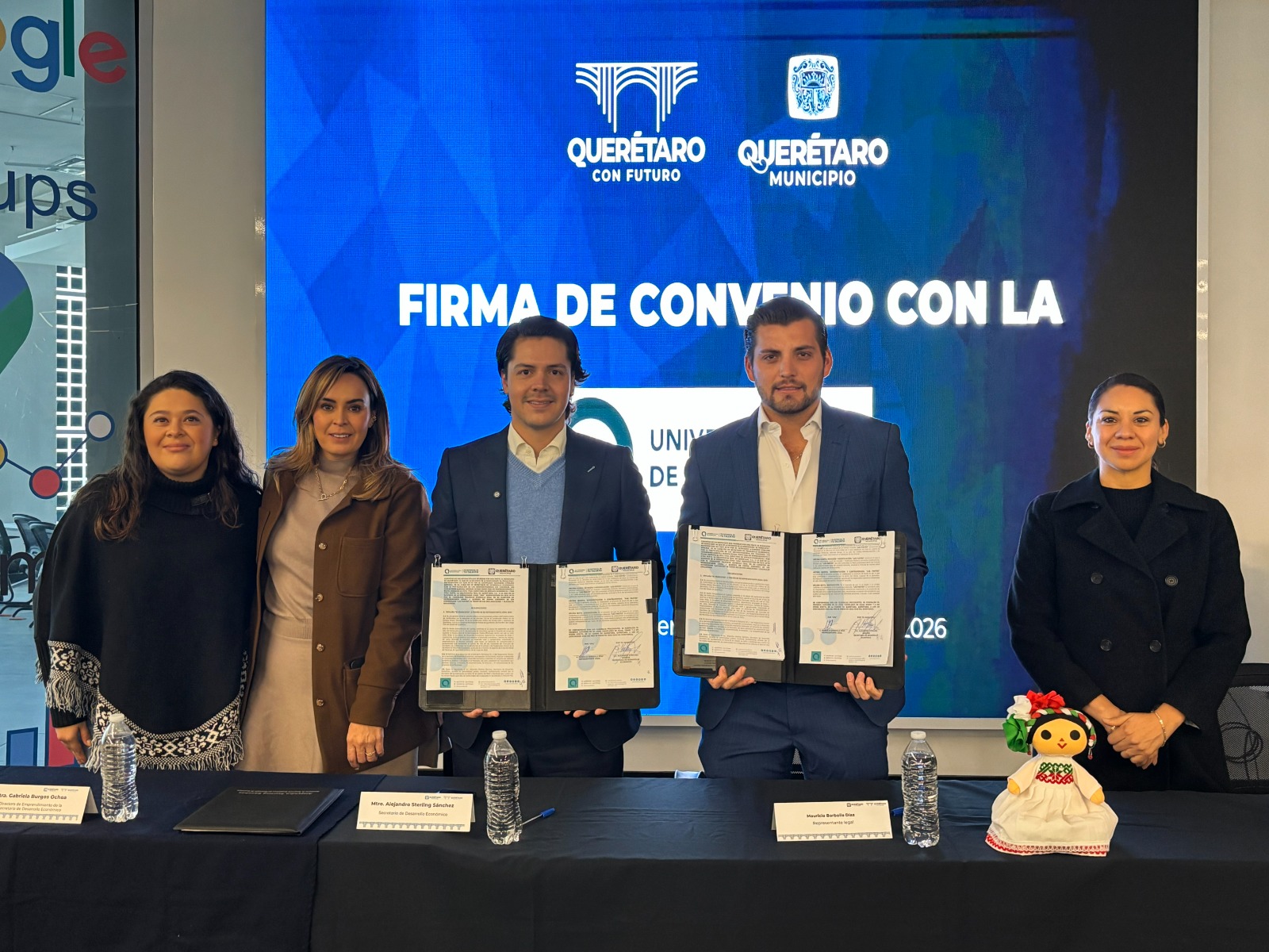 Firman un convenio de colaboración con la Universidad Real de Querétaro ...