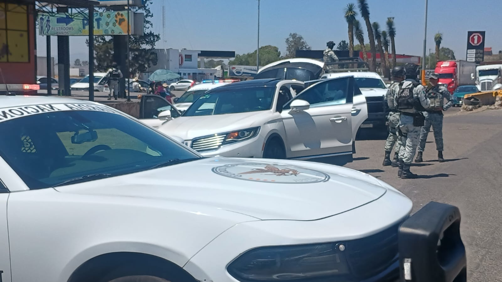 Detienen a tres extranjeros posiblemente relacionados con robo a ...