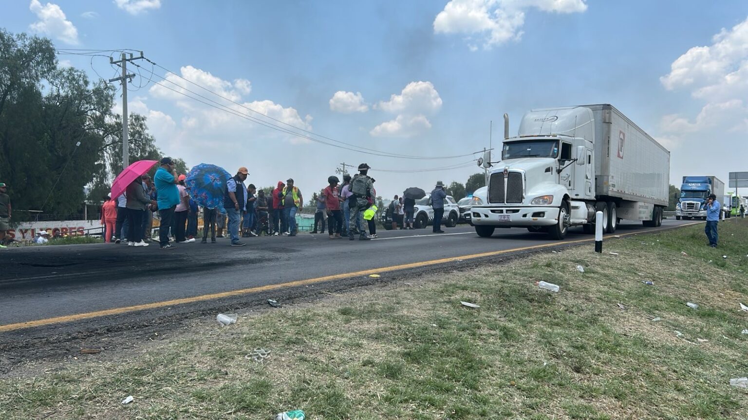 27 horas de caos en la 57 - Noticias de Querétaro