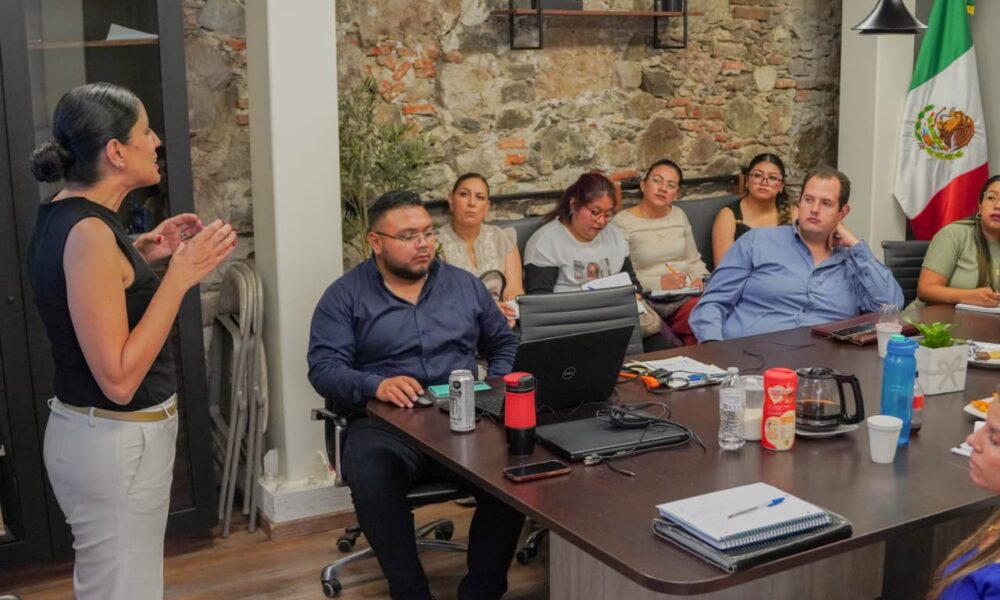 Capacita Corregidora en Registro Civil a servidores públicos de 6 ...