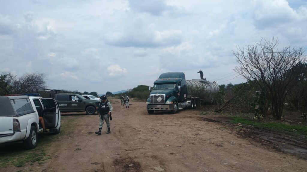 Localizan toma clandestina y tracto en Pedro Escobedo - Noticias de ...
