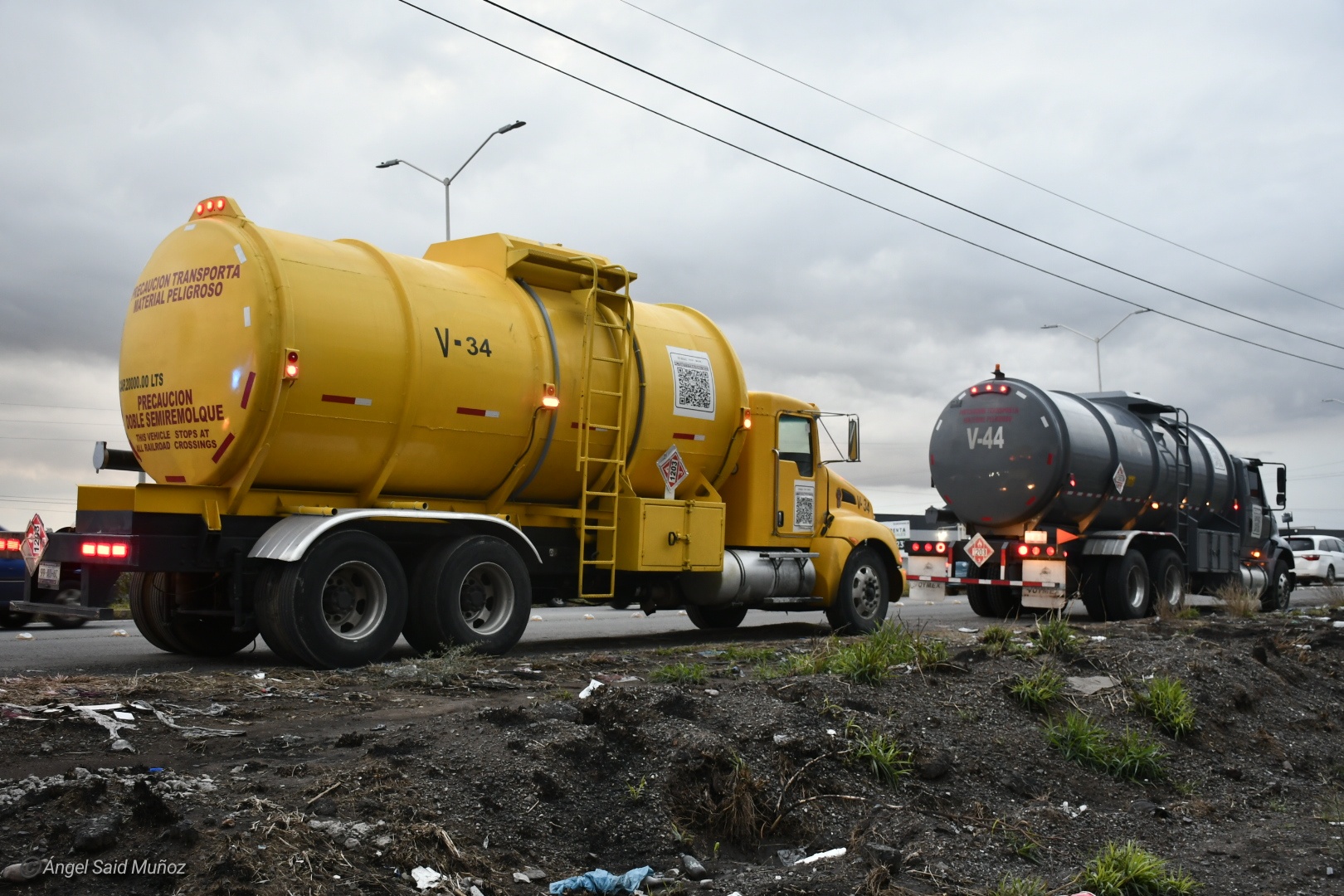 POES asegura dos autotanques con huachicol; hay dos detenidos ...